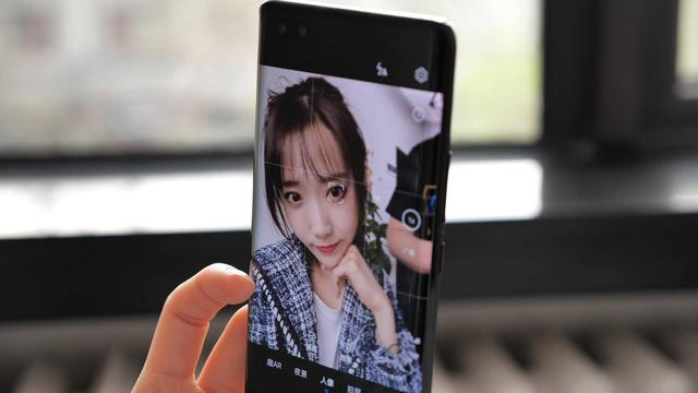 nova7 Pro人眼追焦功能收获美人心 5G自拍旗舰稳了