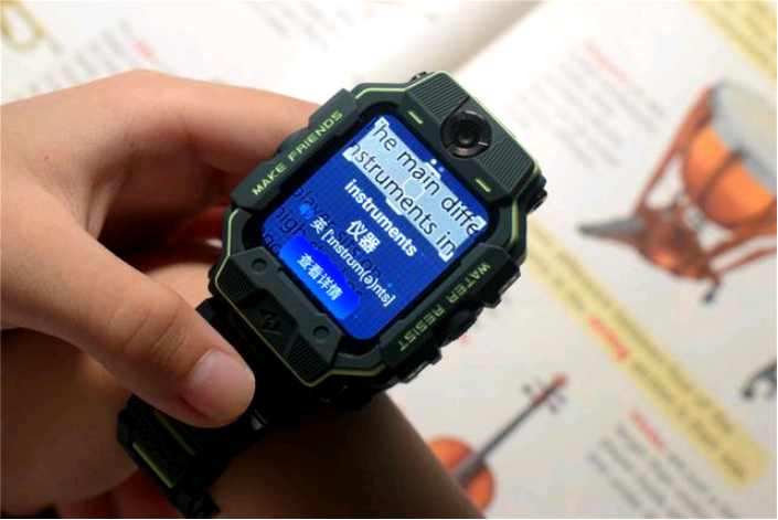 闪扣表带+360°旋转双摄+骁龙Wear4100，小天才Z6巅峰版值得买吗？